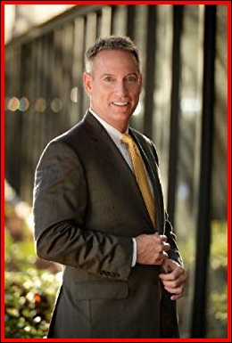 Larry Loftis: Do lví tlamy - České novinky